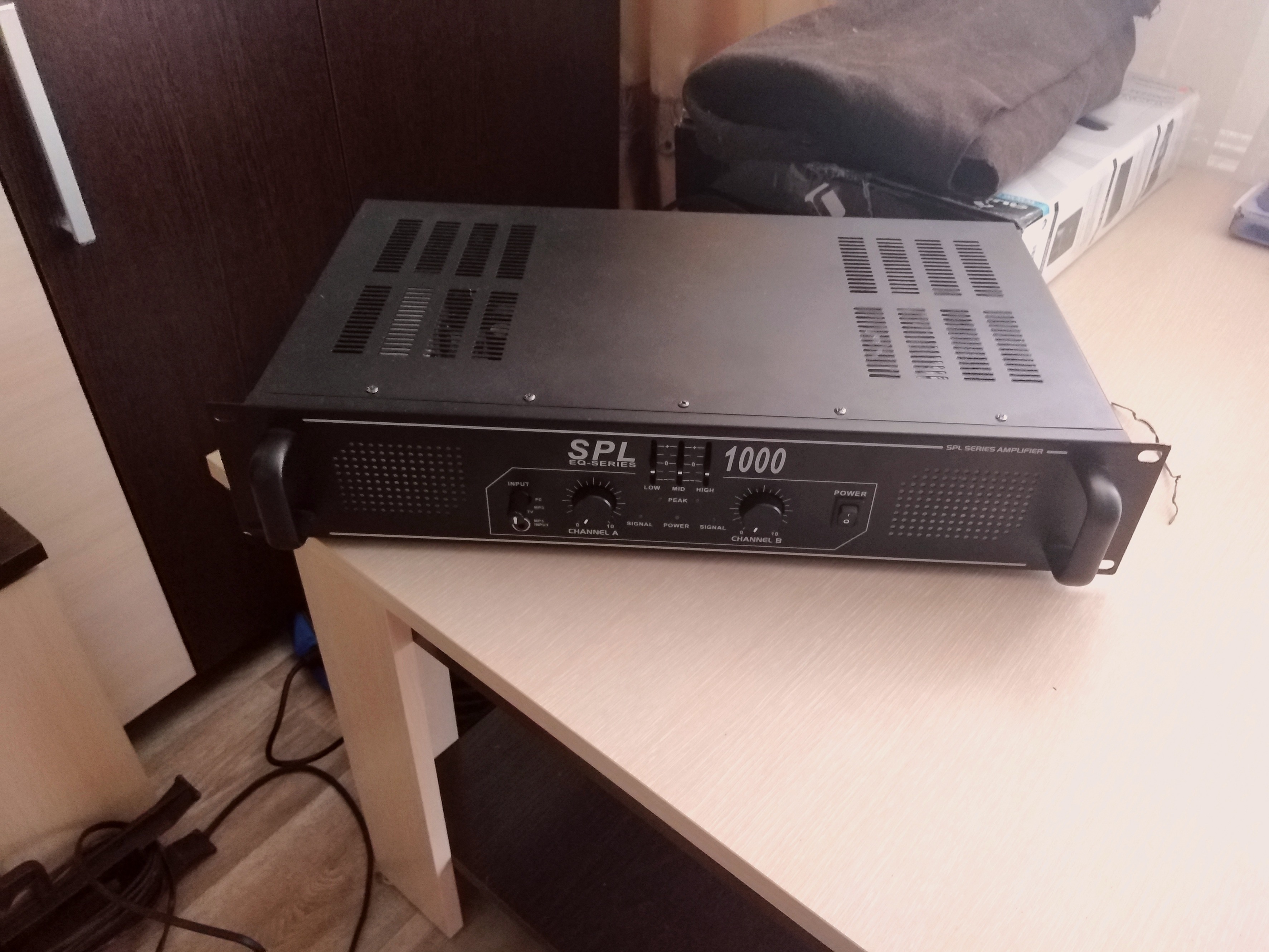 Усилитель звука Skytec - SPL 1000 EQ