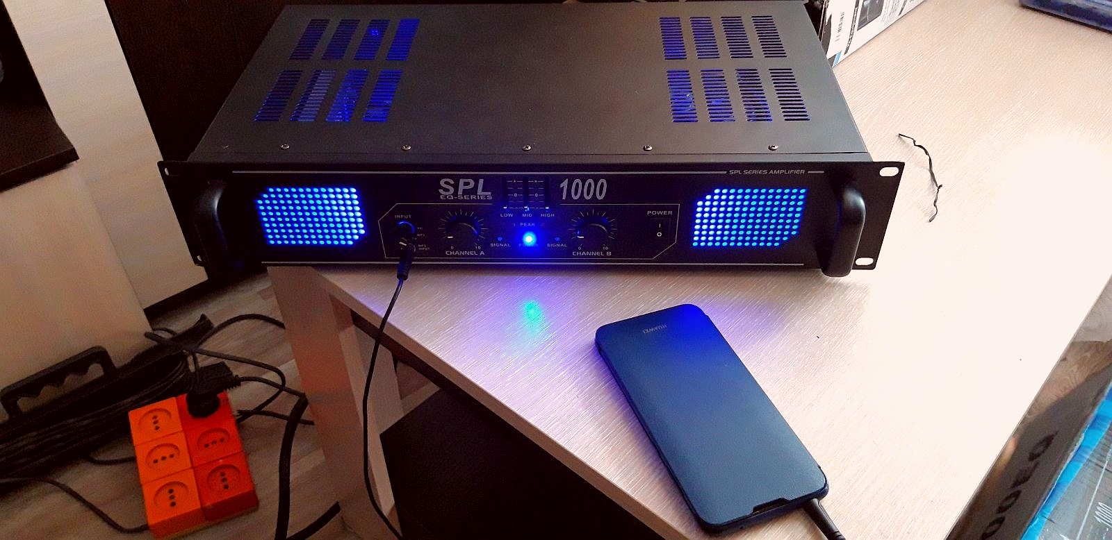 Усилитель звука Skytec - SPL 1000 EQ